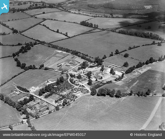 epw045017 ENGLAND (1934). Besford Court and surrounding countryside ...