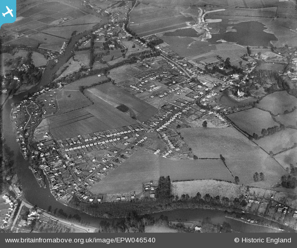 epw046540 ENGLAND (1935). Manor Farm Estate and the village, Wraysbury ...