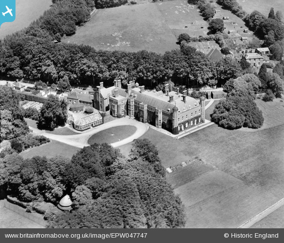 EPW047747 ENGLAND (1935). Slindon House, Slindon, 1935 | Britain From Above