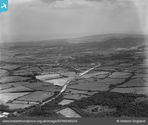 EPW048104 ENGLAND (1935). The town and surrounding countryside ...