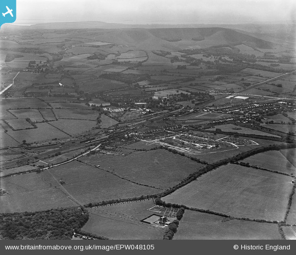EPW048105 ENGLAND (1935). The town and surrounding countryside ...