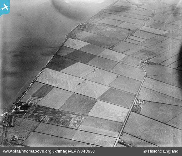 EPW048933 ENGLAND (1935). The Saner & Co Brick Works, Summercroft Farm ...