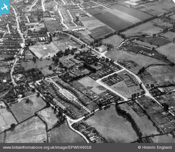 EPW049018 ENGLAND (1935). High View Avenue and Elm Grove, Great Clacton ...