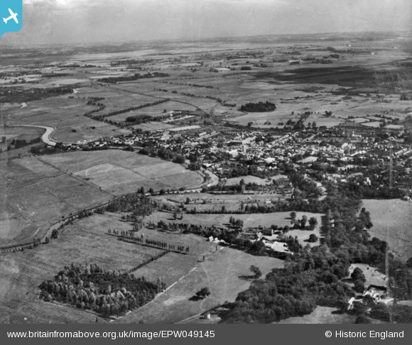 epw049145 ENGLAND (1935). The town and the surrounding countryside ...