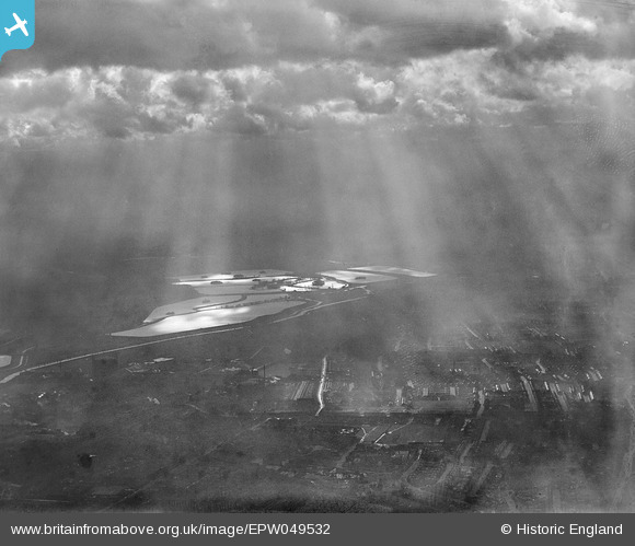 EPW049532 ENGLAND (1935). The Lockwood Reservoir and the Lea Valley ...