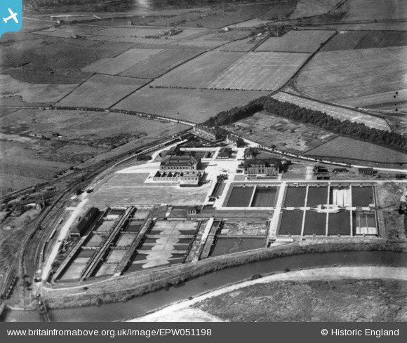 EPW051198 ENGLAND (1936). Part of the Leeds Corporation Sewage Works ...