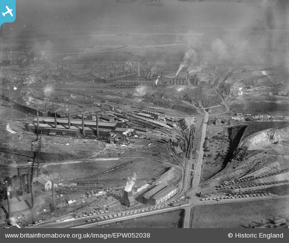 epw052038 ENGLAND (1936). The Appleby-Frodingham Steel Co Works ...
