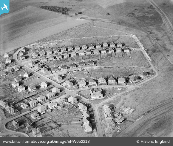 epw052218 ENGLAND (1936). Housing estate at Hamsey Crescent and ...