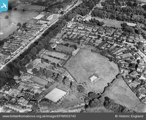 epw053743 ENGLAND (1937). Private houses and swimming pool along Weoley ...