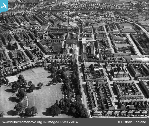 epw055014 ENGLAND (1937). Spinney Hill Park, East Park Road and ...