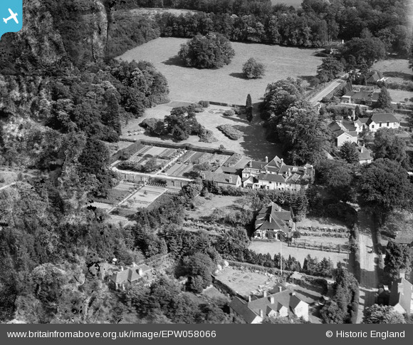 EPW058066 ENGLAND (1938). Woodside House, Hatton Hill, 1938 | Britain ...
