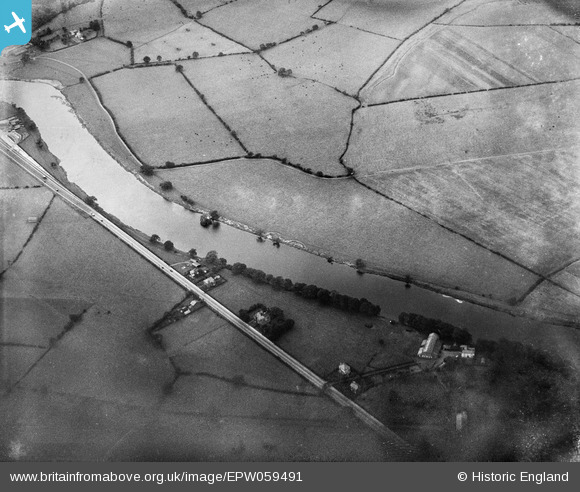 epw059491 ENGLAND (1938). The River Ribble at Ribble Villas and Gregson ...