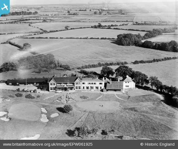EPW061925 ENGLAND (1939). The Club House at Lindrick Golf Course ...