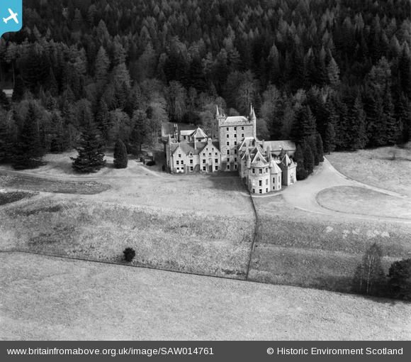 SAW014761 SCOTLAND (1948). Invercauld House, Braemar. An oblique aerial ...