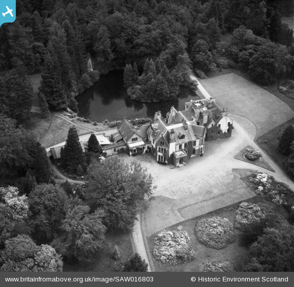 saw016803 SCOTLAND (1948). Knockespock House, Clatt. An oblique aerial ...
