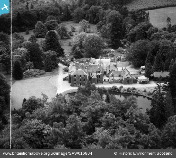 saw016804 SCOTLAND (1948). Knockespock House, Clatt. An oblique aerial ...