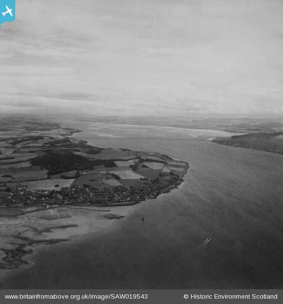 SAW019543 SCOTLAND (1948). Firth of Tay and Tayport. An oblique aerial ...