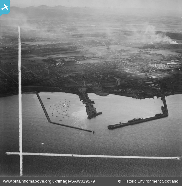 saw019579 SCOTLAND (1948). Granton, Edinburgh, general view. An oblique ...