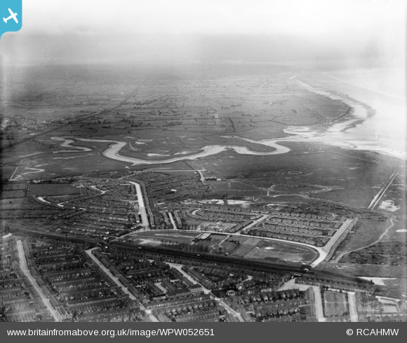 WPW052651 WALES (1937). View of Splott showing park, oblique aerial ...