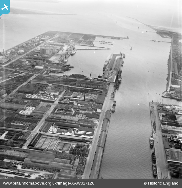 xaw027126 IRELAND (1949). Dublin Docks, Dublin, Dublin, Ireland, 1949 ...