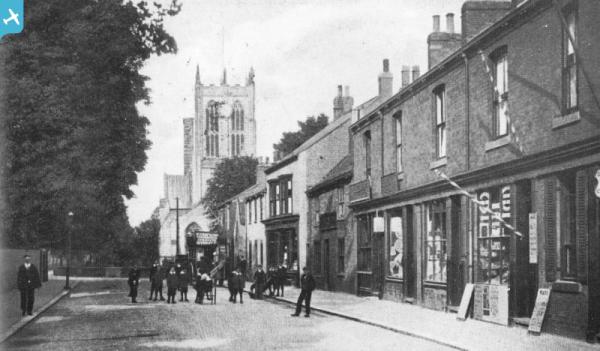 epw012686 ENGLAND (1925). Hallgate and St Mary's Church, Cottingham ...