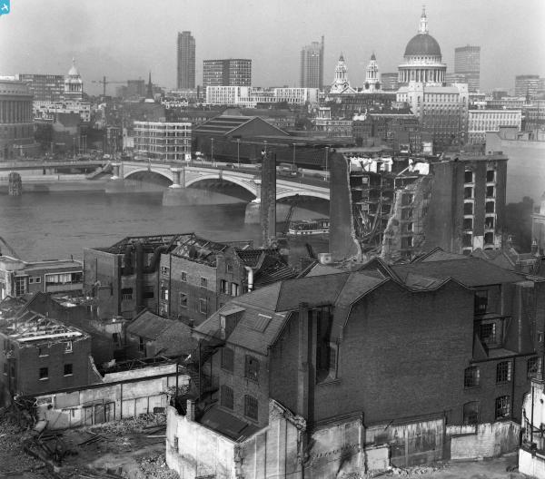 EAW021729 ENGLAND (1949). A cityscape over central London, London, 1949 ...