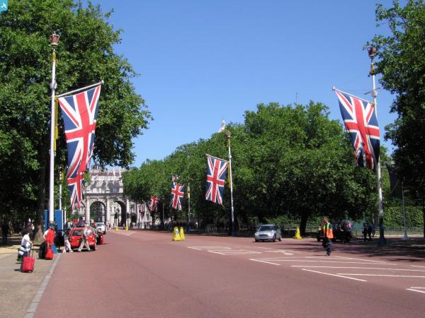 epw024275 ENGLAND (1928). Trafalgar Square and surroundings ...