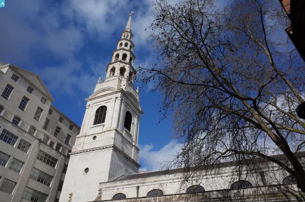 eaw000498 ENGLAND (1946). Tower Bridge, the River Thames and the city ...