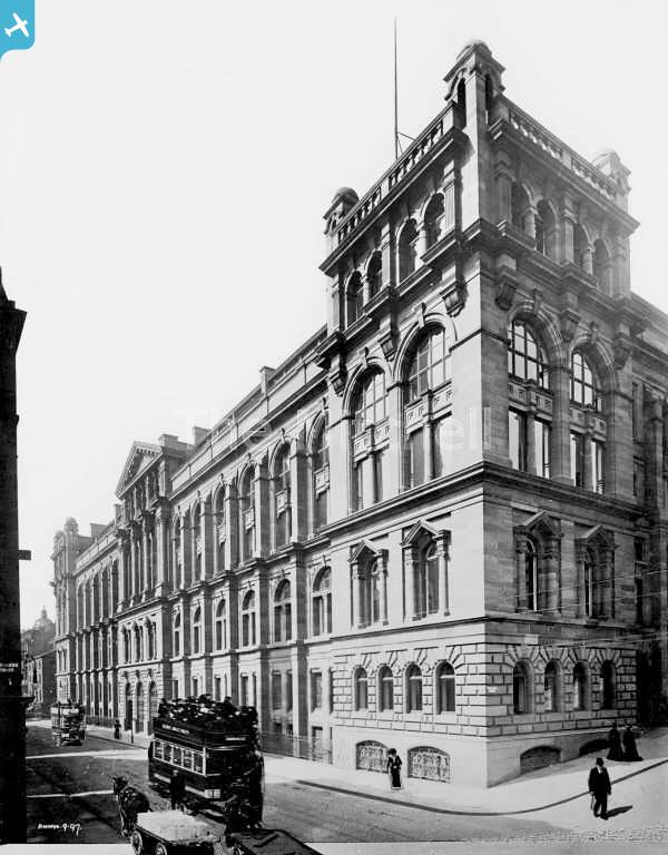 spw019453 SCOTLAND (1927). Glasgow, general view, showing George Square ...