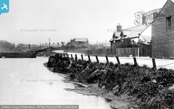 EAW023482 ENGLAND (1949). The area between Langdale Road and Highfield ...